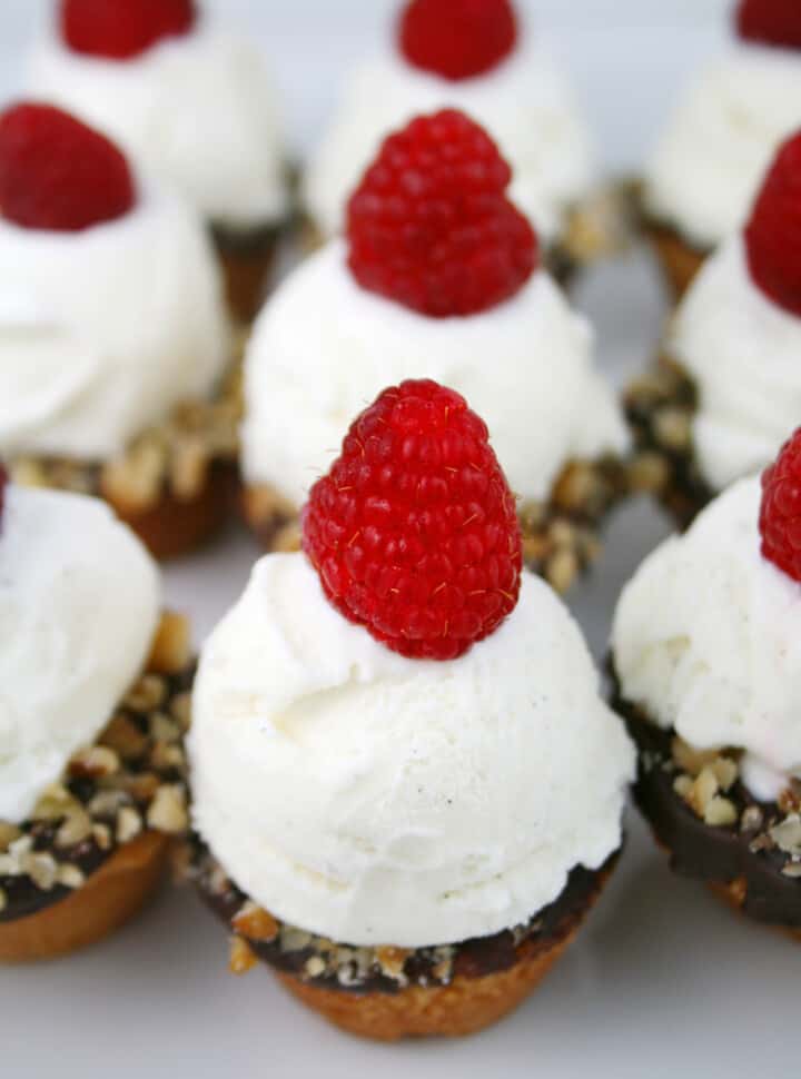 Mini Ice Cream Cookie Cups - Mom Loves Baking