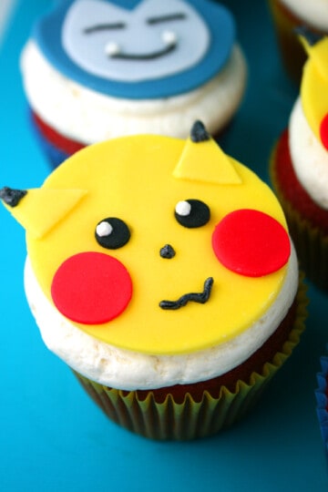 Pokémon Cake and Cupcakes - Mom Loves Baking