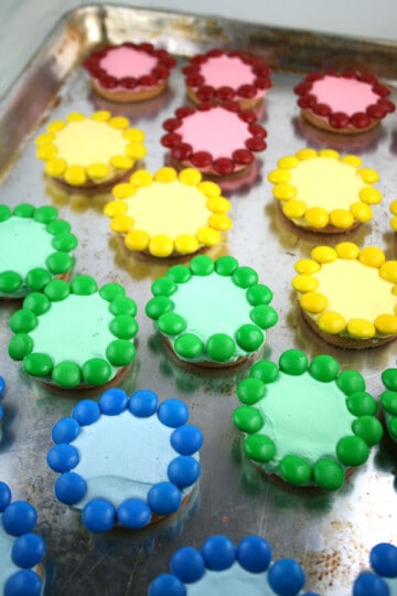 Prize Ribbon Cookies - Mom Loves Baking
