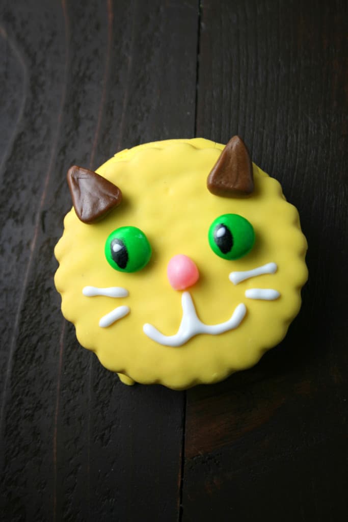 Kitty Cat Moon Pies - Mom Loves Baking