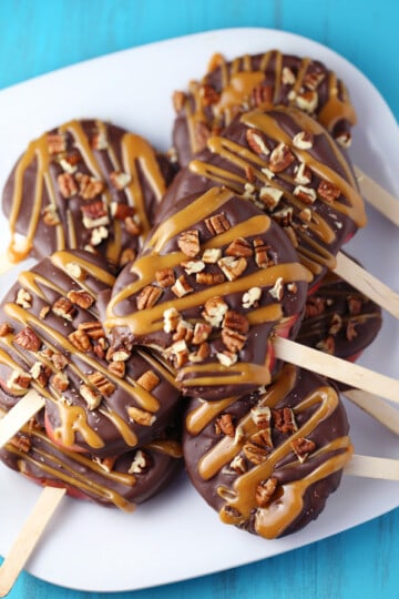 Chocolate Turtle Apple Slices - Mom Loves Baking