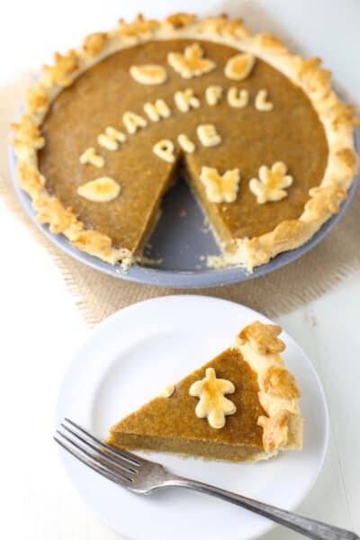 Thankful Pumpkin Pie - Mom Loves Baking