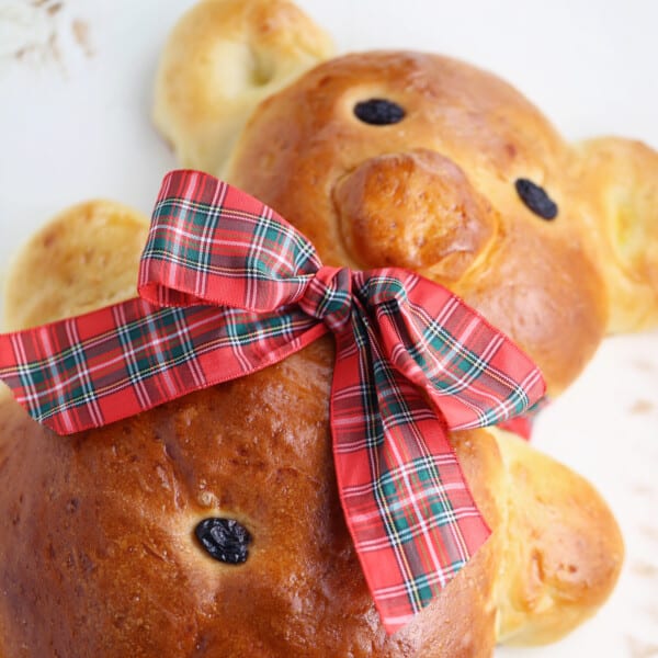 Teddy Bear Bread - Mom Loves Baking