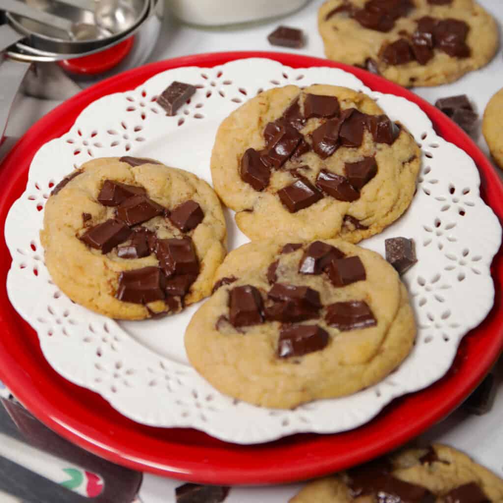 The Best Chewy Chocolate Chip Cookies - Mom Loves Baking