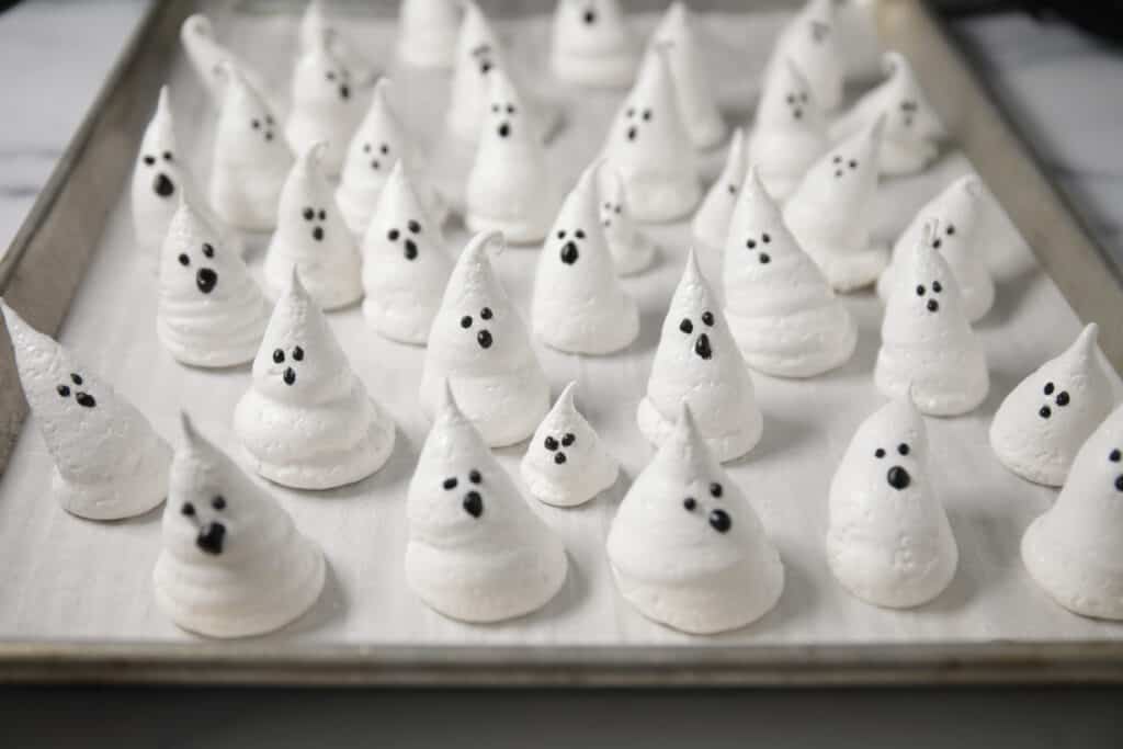 Meringue Ghosts Halloween Cake - Mom Loves Baking