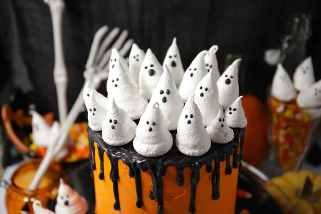 Meringue Ghosts Halloween Cake - Mom Loves Baking