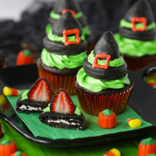 Halloween Witch Hat Cupcakes - Mom Loves Baking