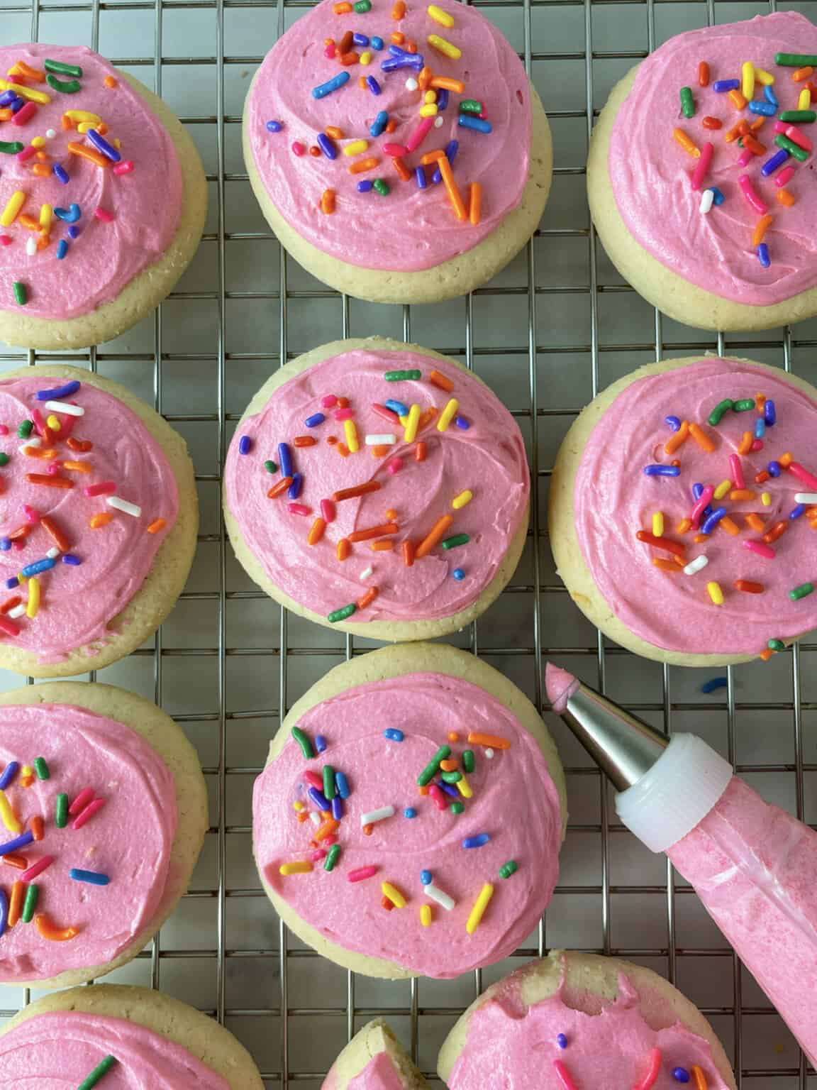Copycat Lofthouse Soft Frosted Sugar Cookies Recipe - Mom Loves Baking