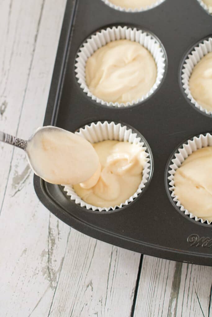 Homemade Vanilla Cupcakes with Buttercream Frosting - Mom Loves Baking