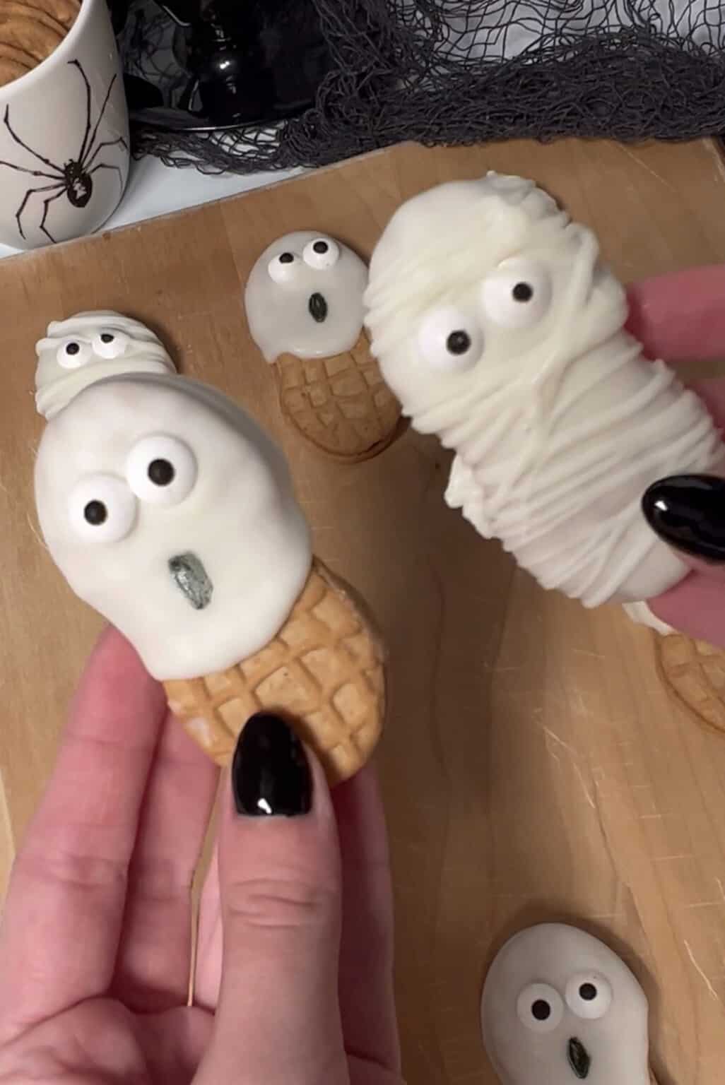 Easy Nutter Butter Spooky Halloween Cookies Recipe - Mom Loves Baking