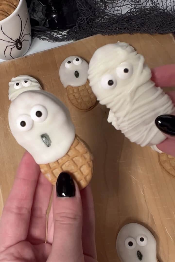 Easy Nutter Butter Spooky Halloween Cookies Recipe - Mom Loves Baking