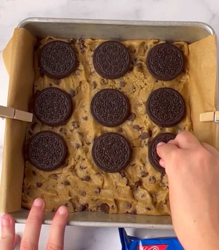 Cookie Dough Oreo Brownie Mix (Slutty Brownies) - Mom Loves Baking