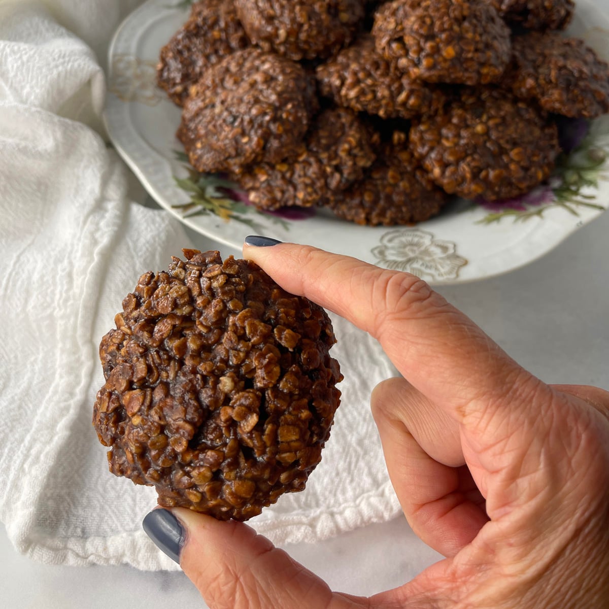 Leanne Morgan’s No Bake Chocolate Oatmeal Cookies - Mom Loves Baking